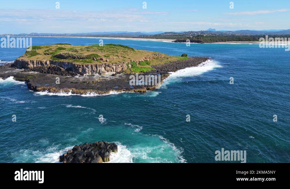 Basalt Rocks On The Rocky Waterfront Of Cook Island Aquatic Reserve ...