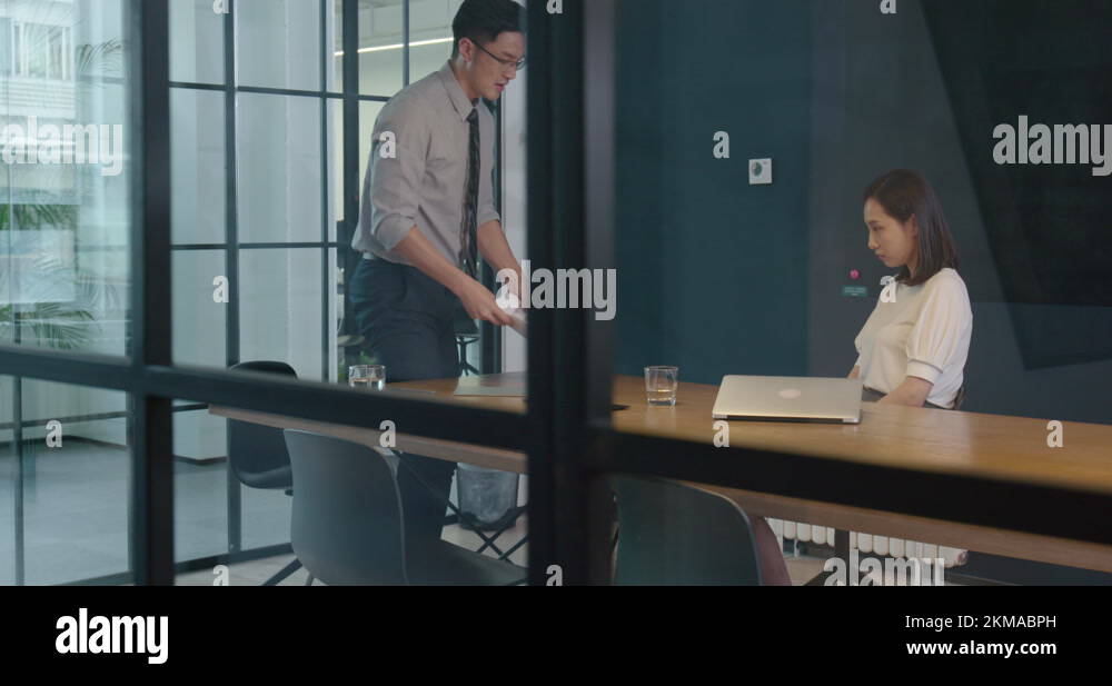 Chinese manager Stock Videos & Footage - HD and 4K Video Clips - Alamy