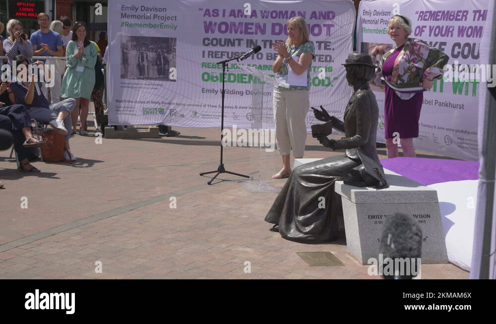Statue town centre Stock Videos & Footage - HD and 4K Video Clips - Alamy