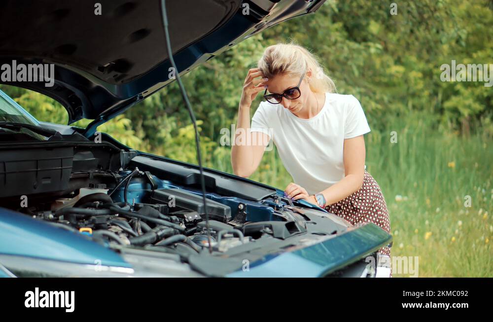 Car failure Stock Videos & Footage - HD and 4K Video Clips - Alamy