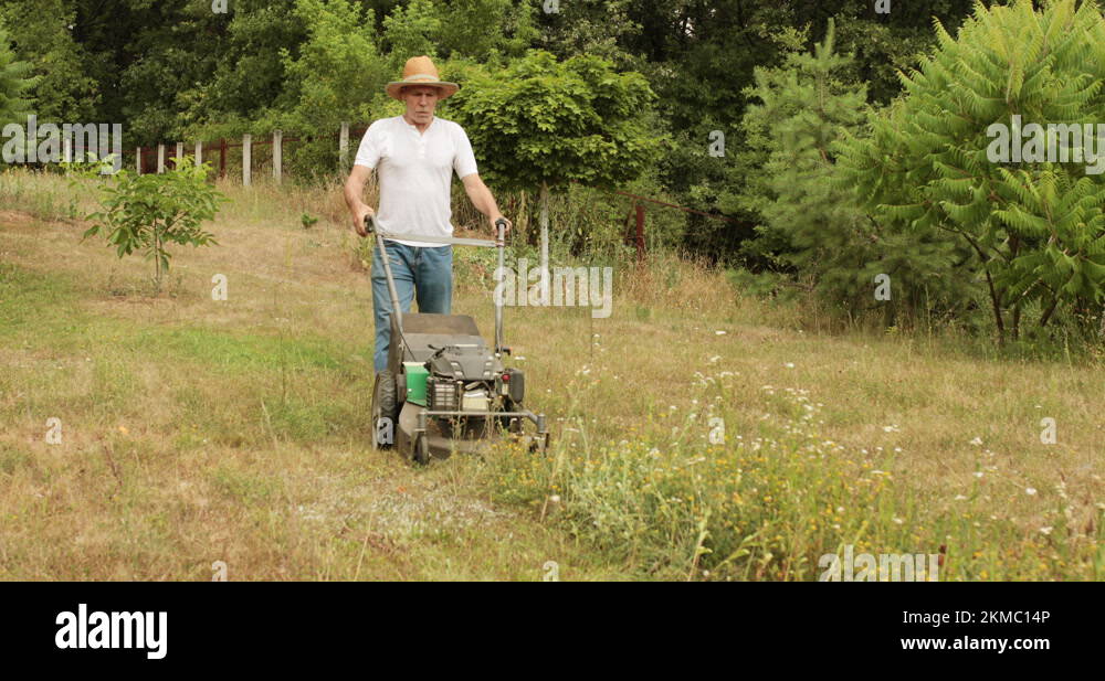 Moving old man Stock Videos & Footage - HD and 4K Video Clips - Alamy