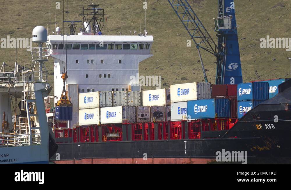 Full load of containers Stock Videos & Footage - HD and 4K Video Clips ...