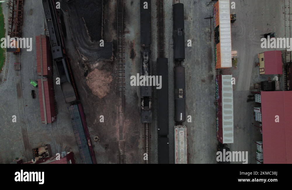 Overhead railcar Stock Videos & Footage - HD and 4K Video Clips - Alamy