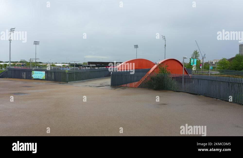 Arch bridge railings Stock Videos & Footage - HD and 4K Video Clips - Alamy