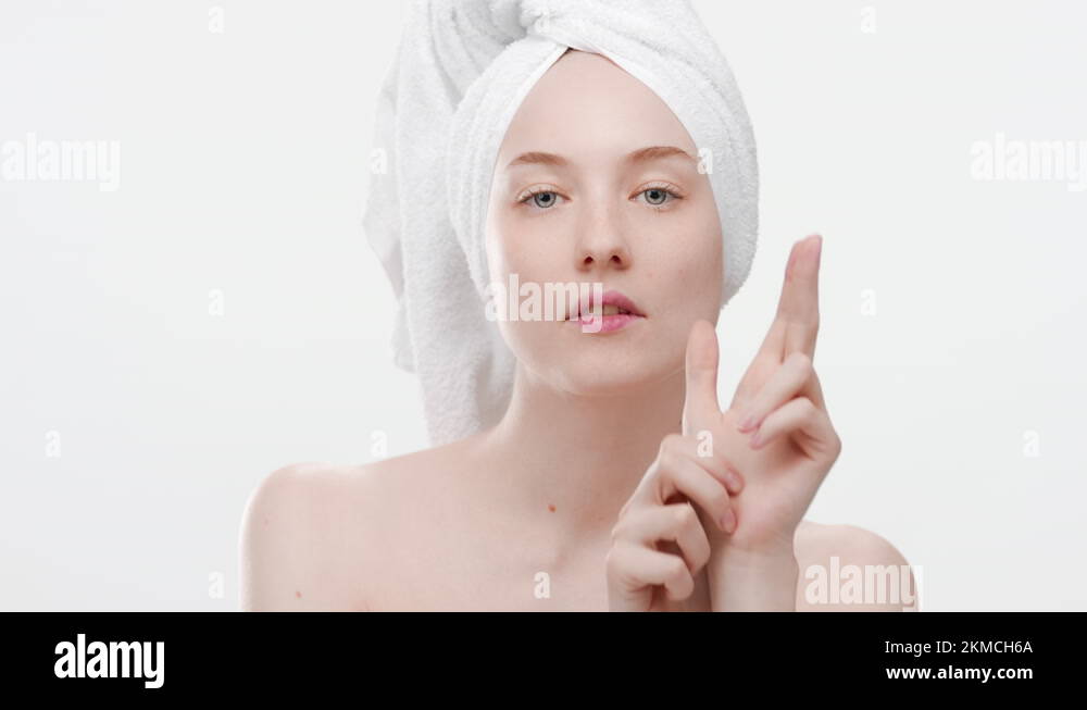 Woman head loading Stock Videos & Footage - HD and 4K Video Clips - Alamy