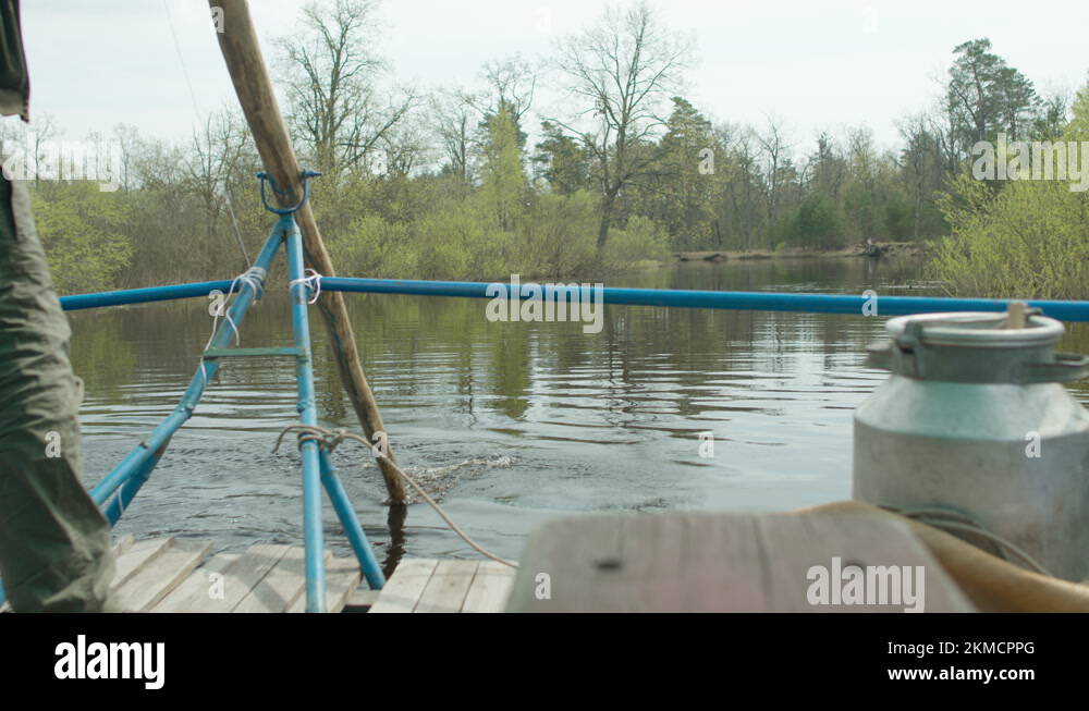 guy controls raft using paddle Stock Video Footage - Alamy
