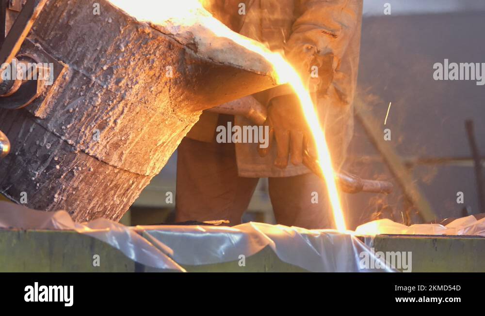 Metal producing process with smelted iron fluxing from a big metallic ...