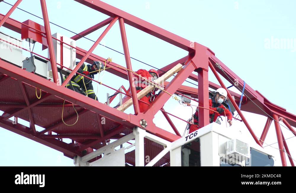 Using safety ropes Stock Videos & Footage - HD and 4K Video Clips - Alamy