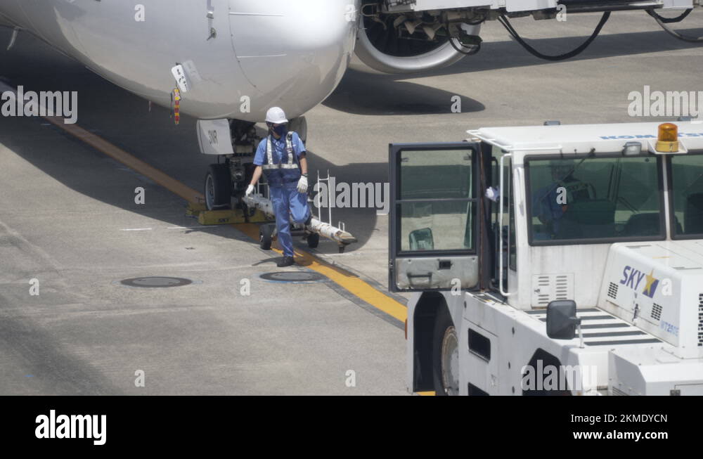Boeing workers engine Stock Videos & Footage - HD and 4K Video Clips ...