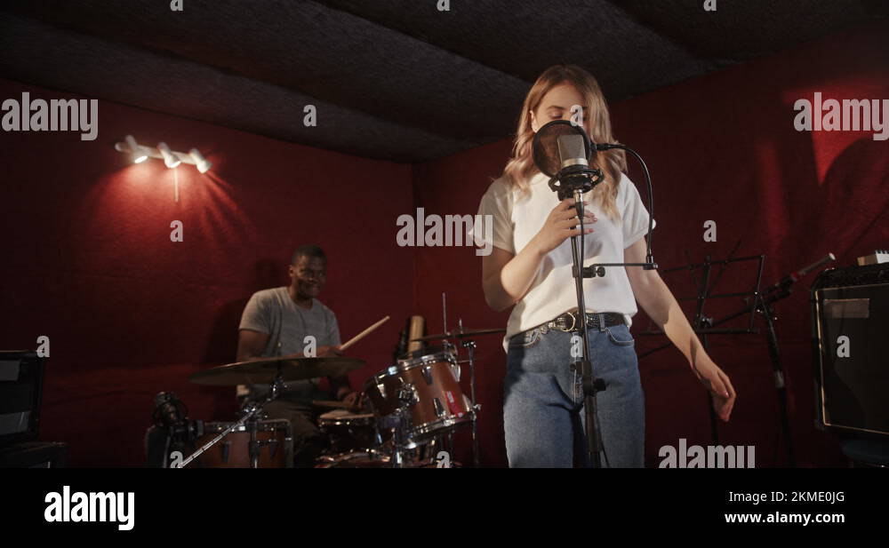 Girl music group Stock Videos & Footage - HD and 4K Video Clips - Alamy