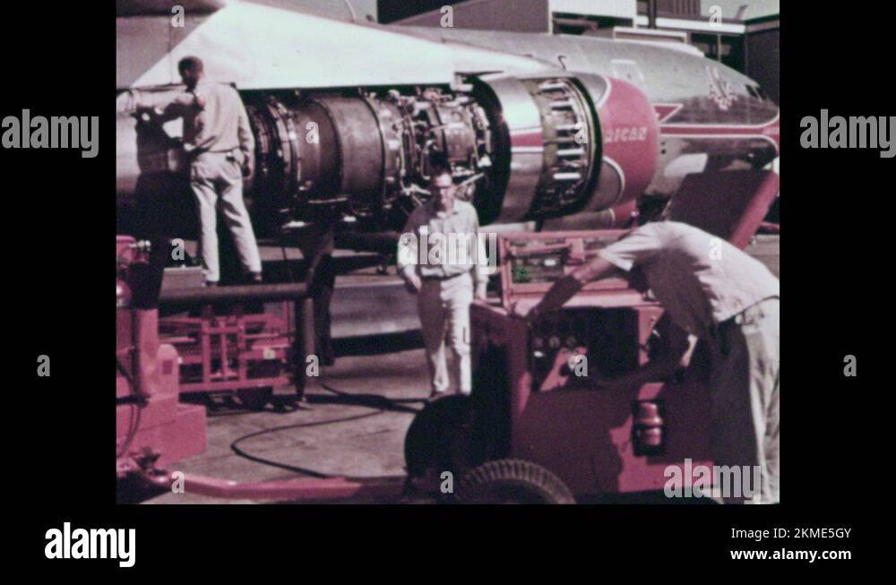 Fueling plane Stock Videos & Footage - HD and 4K Video Clips - Alamy