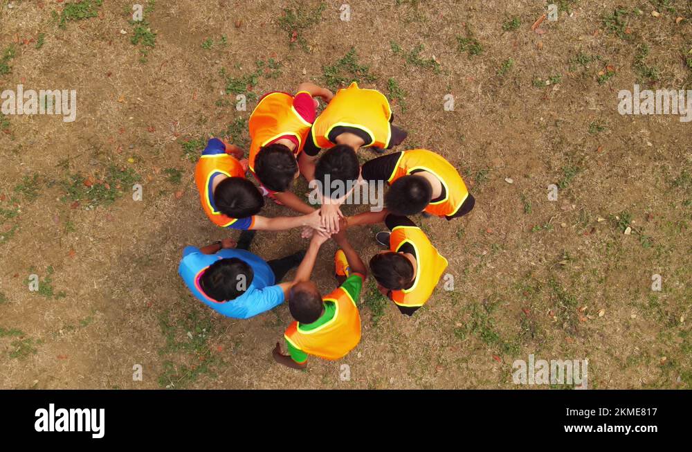 Group huddle Stock Videos & Footage - HD and 4K Video Clips - Alamy