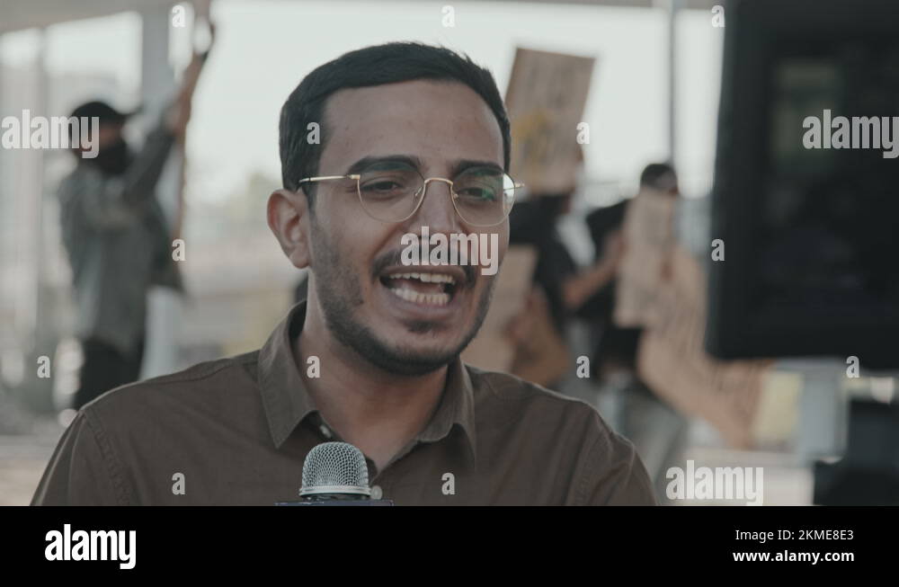 Reporter tv coverage Stock Videos & Footage - HD and 4K Video Clips - Alamy