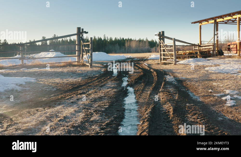 Ranch gate road Stock Videos & Footage - HD and 4K Video Clips - Alamy