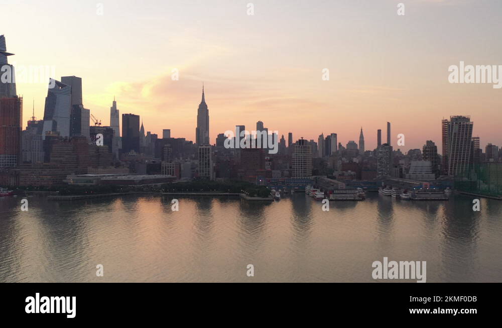 Empire state building sunrise early Stock Videos & Footage - HD and 4K ...