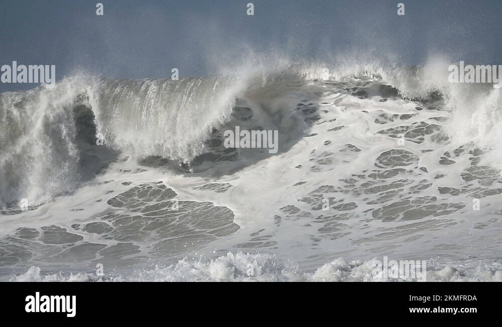 The great wave Stock Videos & Footage - HD and 4K Video Clips - Alamy