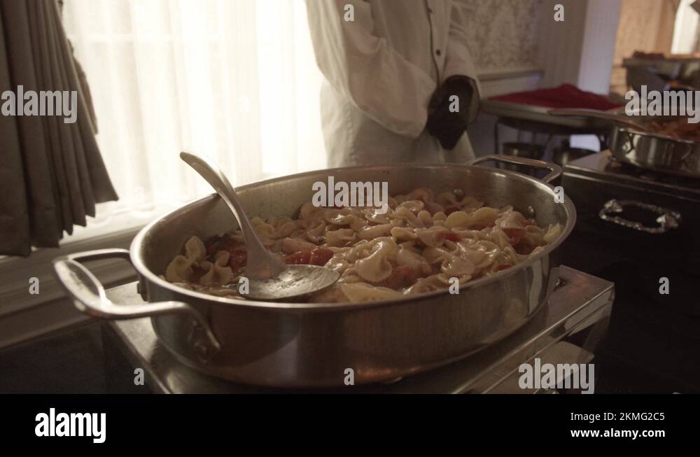 Pasta ready meal Stock Videos & Footage - HD and 4K Video Clips - Alamy