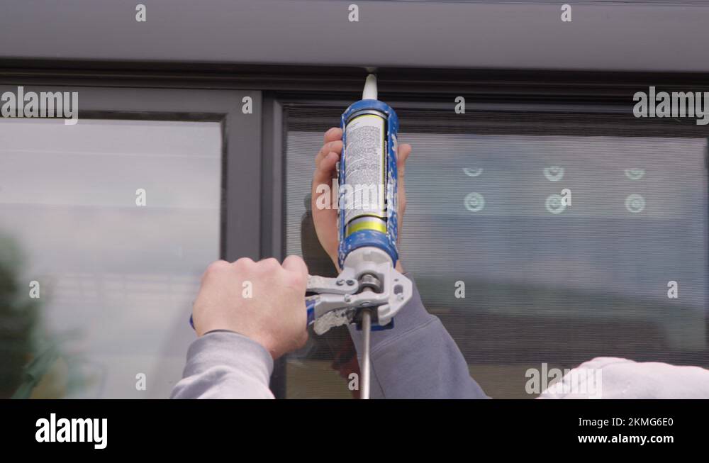 Caulk tool Stock Videos & Footage - HD and 4K Video Clips - Alamy