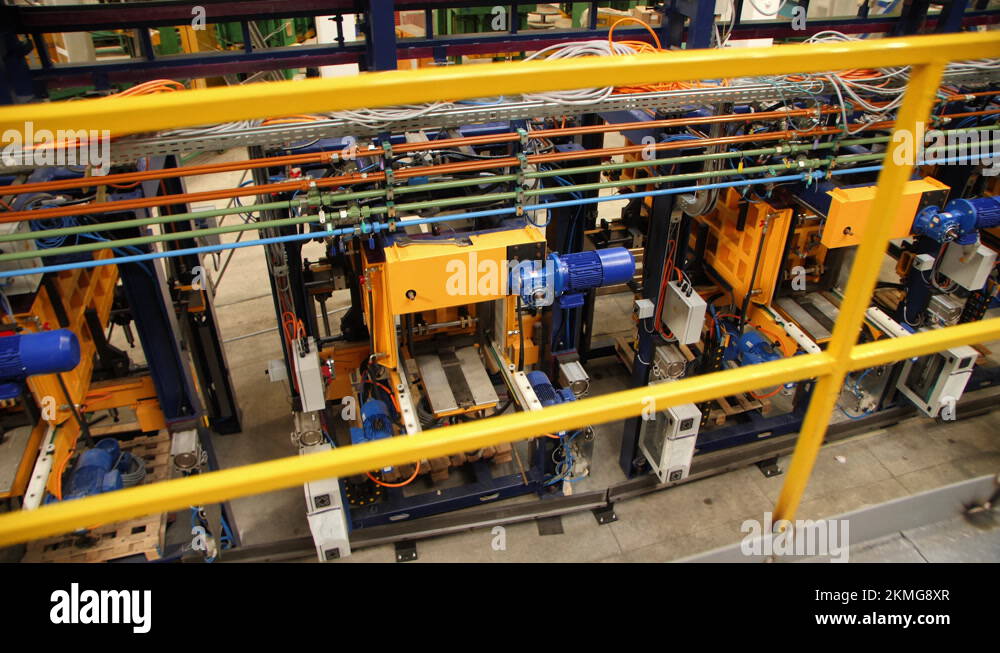 Automated machine tools Stock Videos & Footage - HD and 4K Video Clips - Alamy