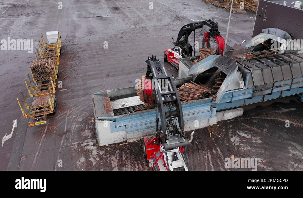 Trucks truck Stock Videos & Footage - HD and 4K Video Clips - Alamy