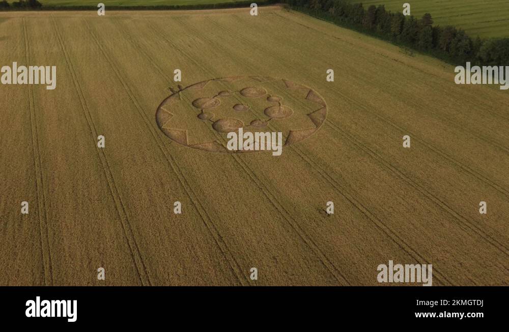 Corn circle Stock Videos & Footage - HD and 4K Video Clips - Alamy