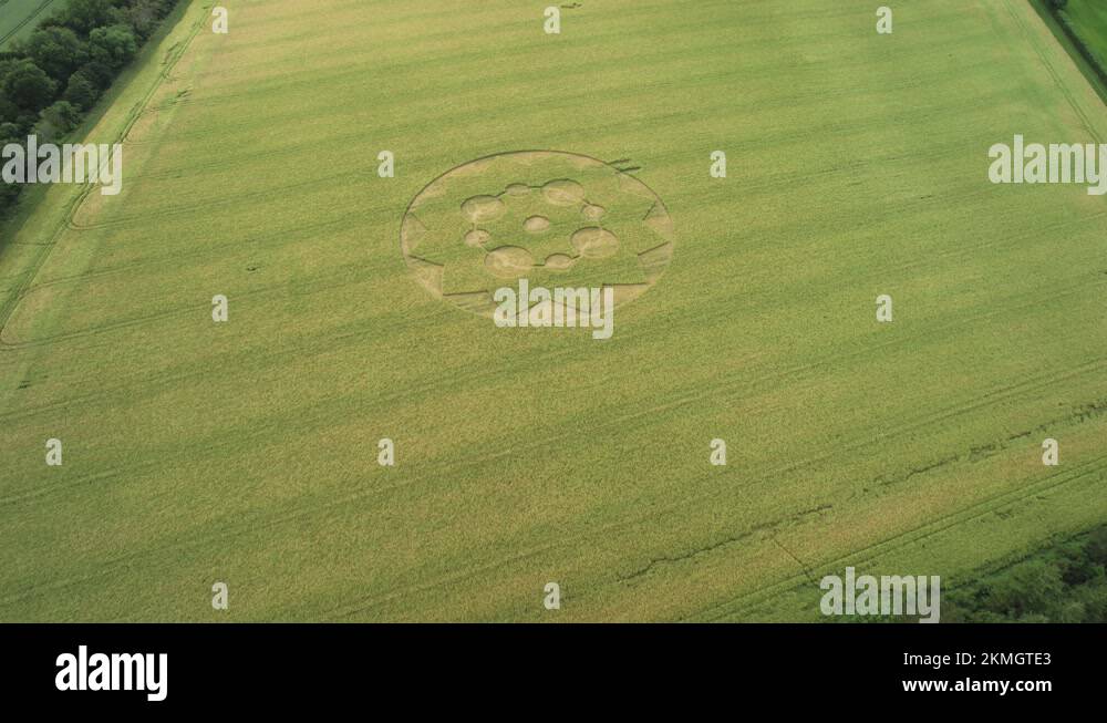 Making a crop circle Stock Videos & Footage - HD and 4K Video Clips - Alamy
