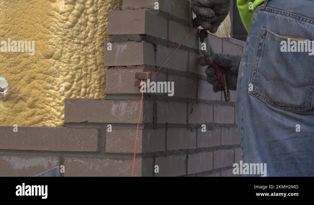 String sawing Stock Videos & Footage - HD and 4K Video Clips - Alamy