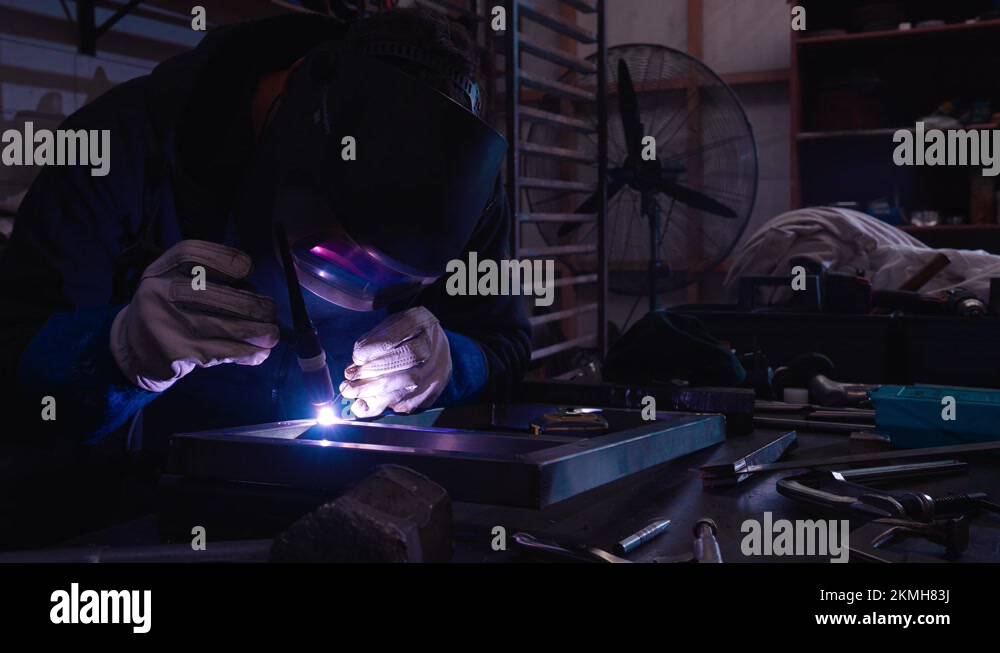 Heat welding Stock Videos & Footage - HD and 4K Video Clips - Alamy