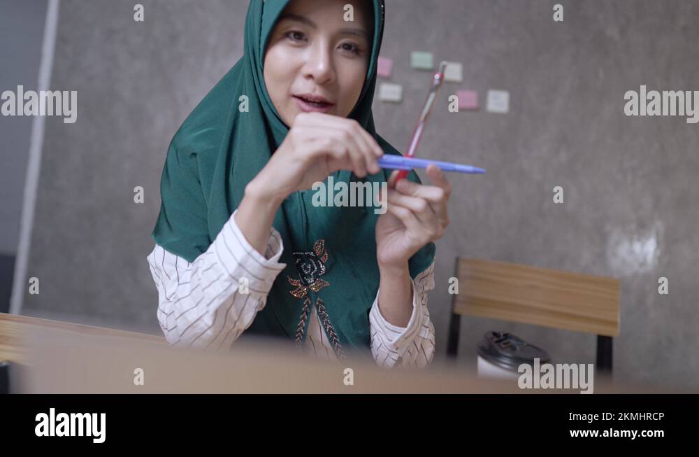 Examples showing Stock Videos & Footage - HD and 4K Video Clips - Alamy