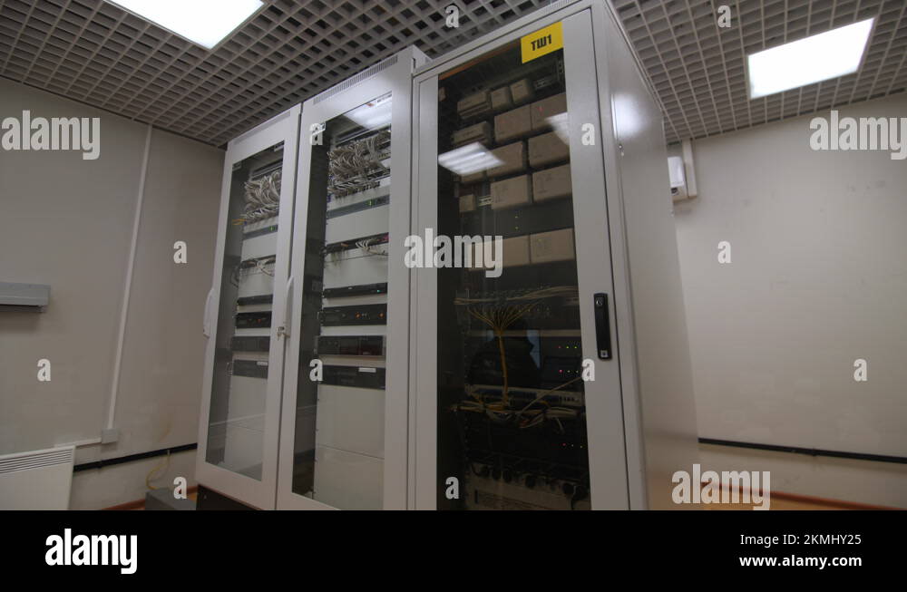 Gear doors Stock Videos & Footage - HD and 4K Video Clips - Alamy