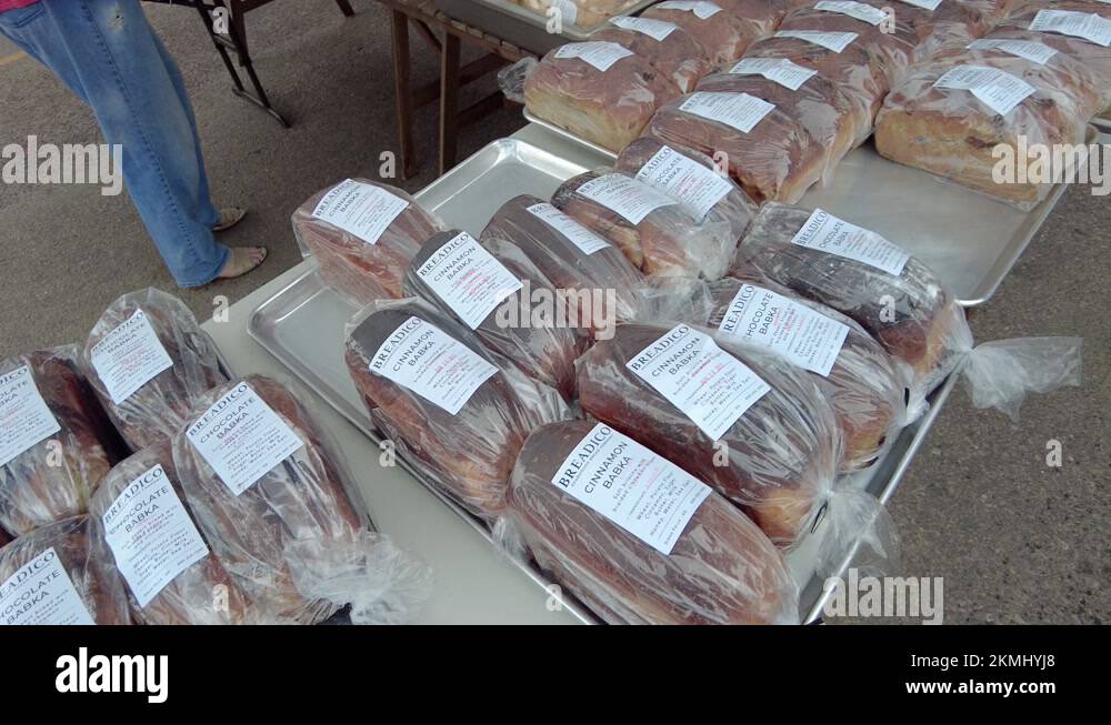 Bread bakery display Stock Videos & Footage - HD and 4K Video Clips - Alamy
