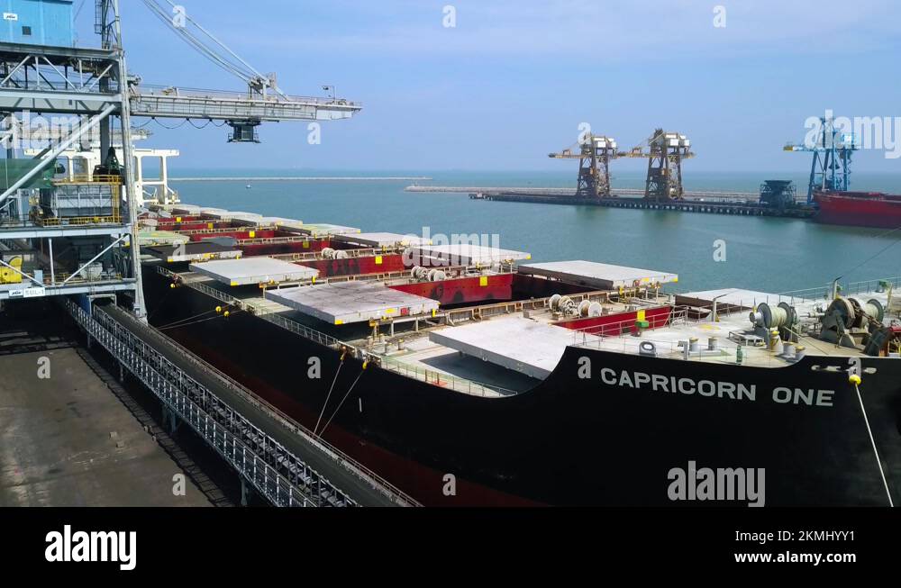 Grab ship unloader Stock Videos & Footage - HD and 4K Video Clips - Alamy