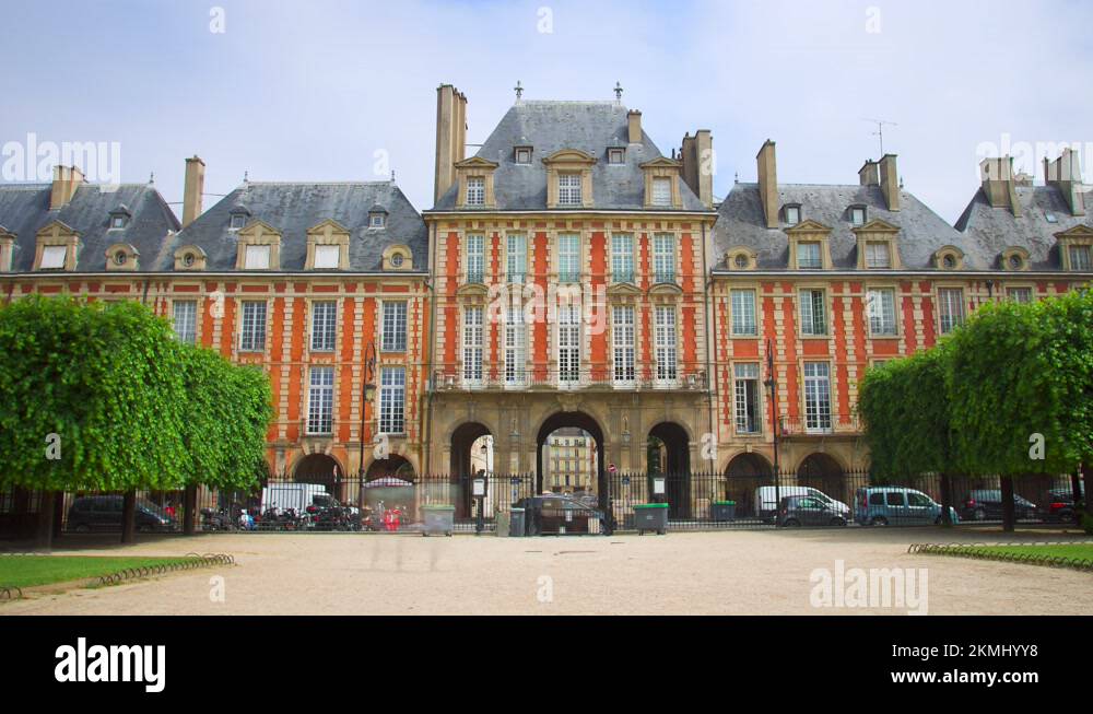 Le Pavillon de la Reine Building Facade In Place des Vosges At Daytime ... Le Pavillon de la Reine Building Facade In Place des Vosges At Daytime ...