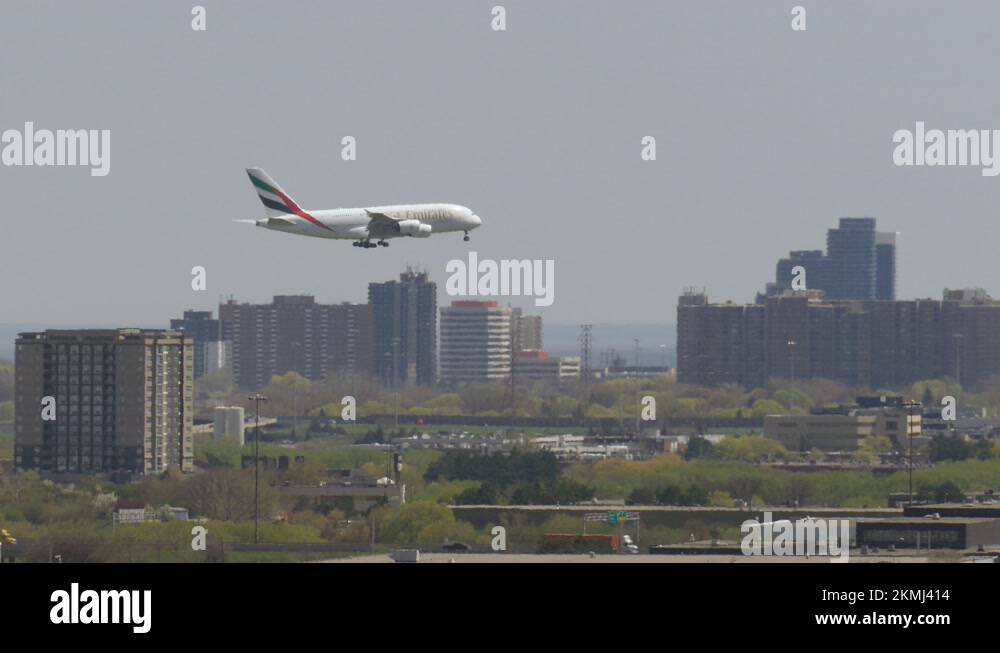 Emirates aircraft landing Stock Videos & Footage - HD and 4K Video ...