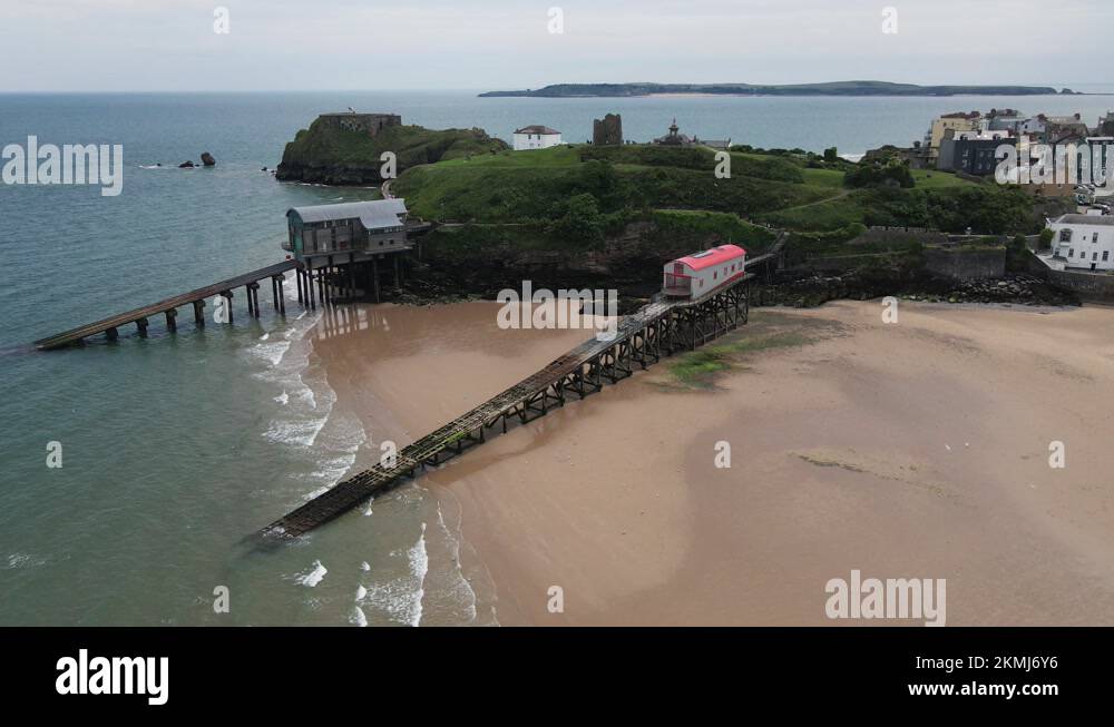 Tenby castle beach Stock Videos & Footage - HD and 4K Video Clips - Alamy