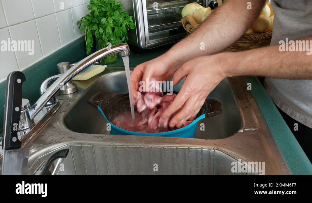 Running water in sink Stock Videos & Footage - HD and 4K Video Clips ...