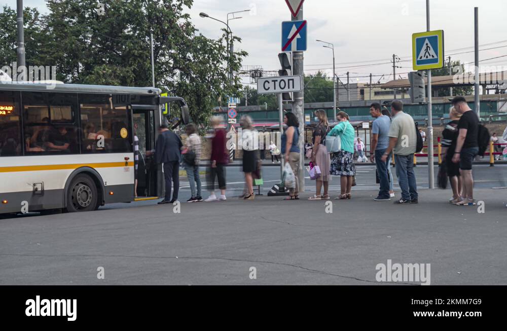 Busy bus queue Stock Videos & Footage - HD and 4K Video Clips - Alamy