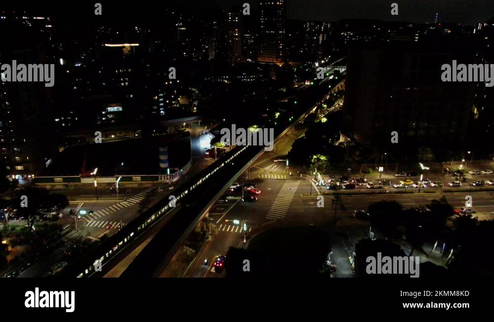 Crossing over road Stock Videos & Footage - HD and 4K Video Clips - Alamy