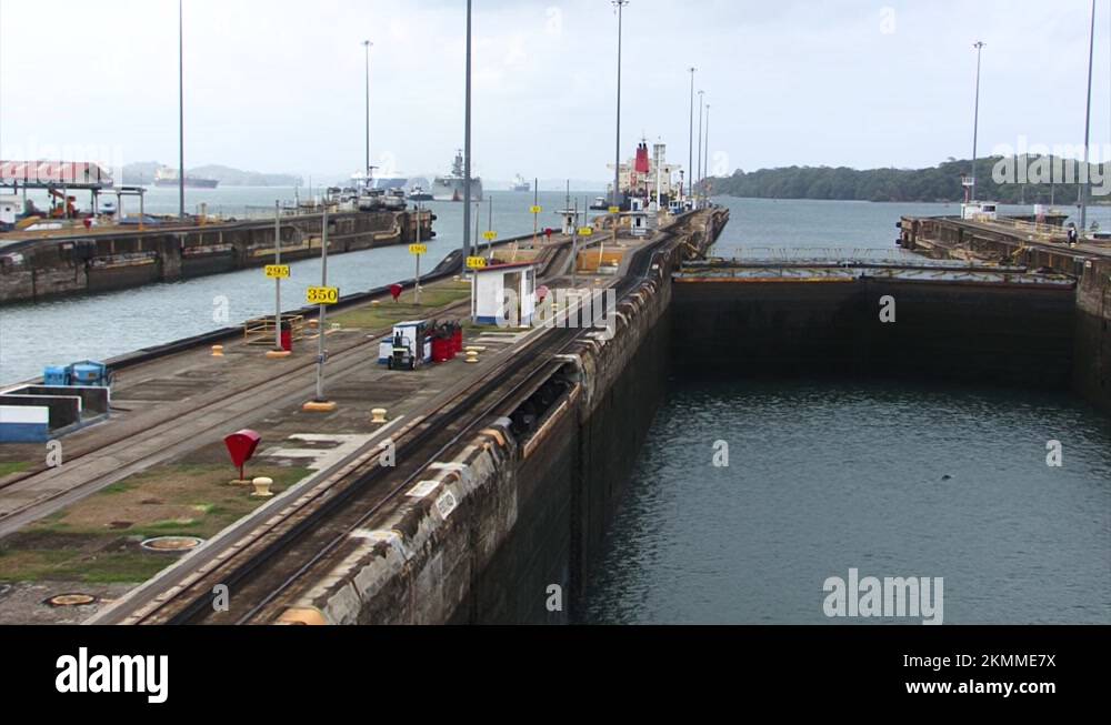 Ship slowly entering the last chamber at Gatun Locks, Panama Canal ...