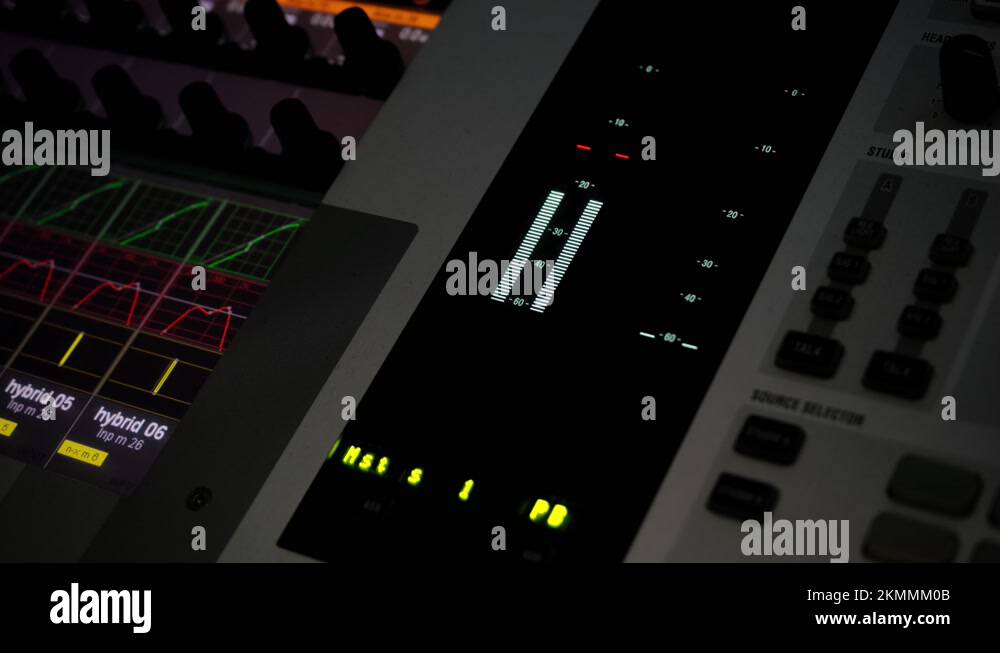 Equalizer wave Stock Videos & Footage - HD and 4K Video Clips - Alamy