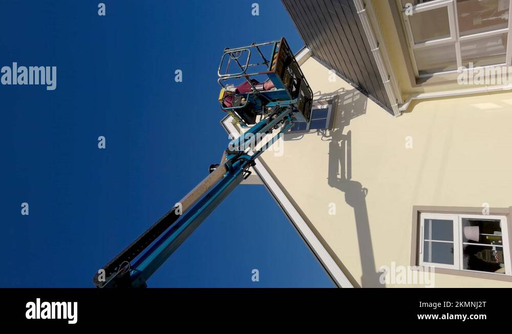 Cleaning windows cherry picker Stock Videos & Footage - HD and 4K Video ...