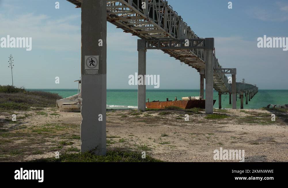 Loading ship conveyor Stock Videos & Footage - HD and 4K Video Clips ...