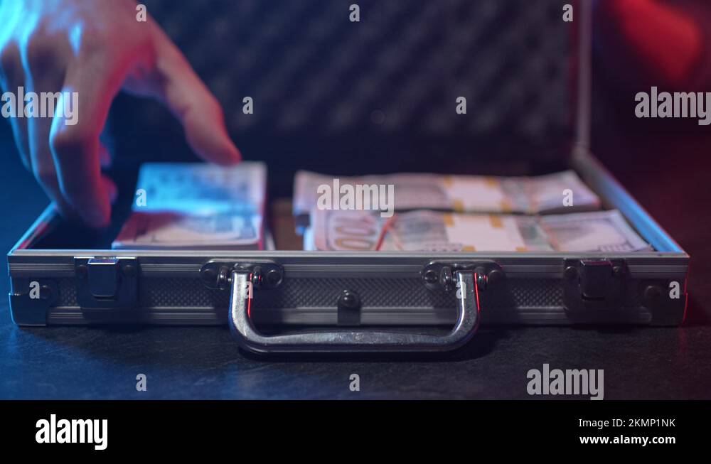 Money back pledge Stock Videos & Footage - HD and 4K Video Clips - Alamy