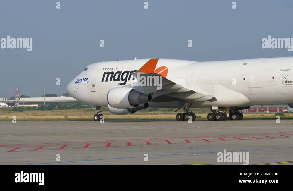 Boeing 747 cargo plane in Stock Videos & Footage - HD and 4K Video ...