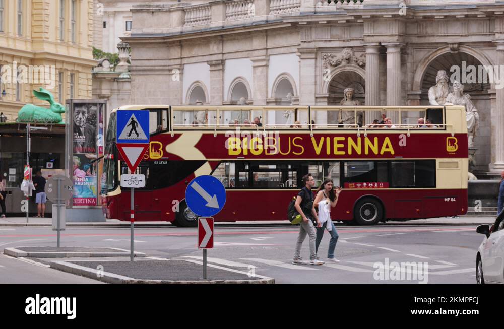 Tourist bus vienna austria Stock Videos & Footage - HD and 4K Video ...