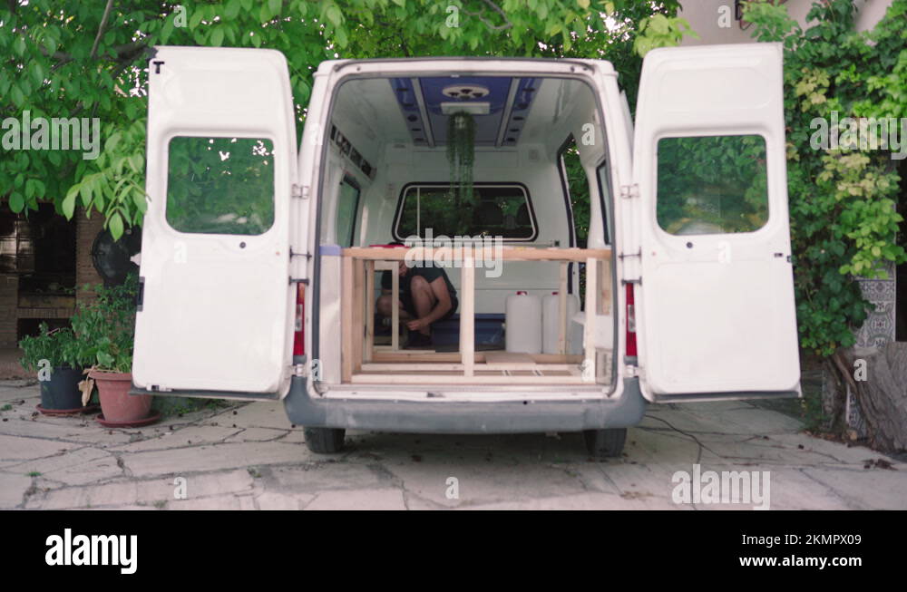 White van doors Stock Videos & Footage - HD and 4K Video Clips - Alamy