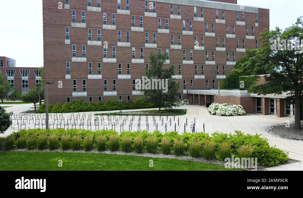 Town hall campus Stock Videos & Footage - HD and 4K Video Clips - Alamy