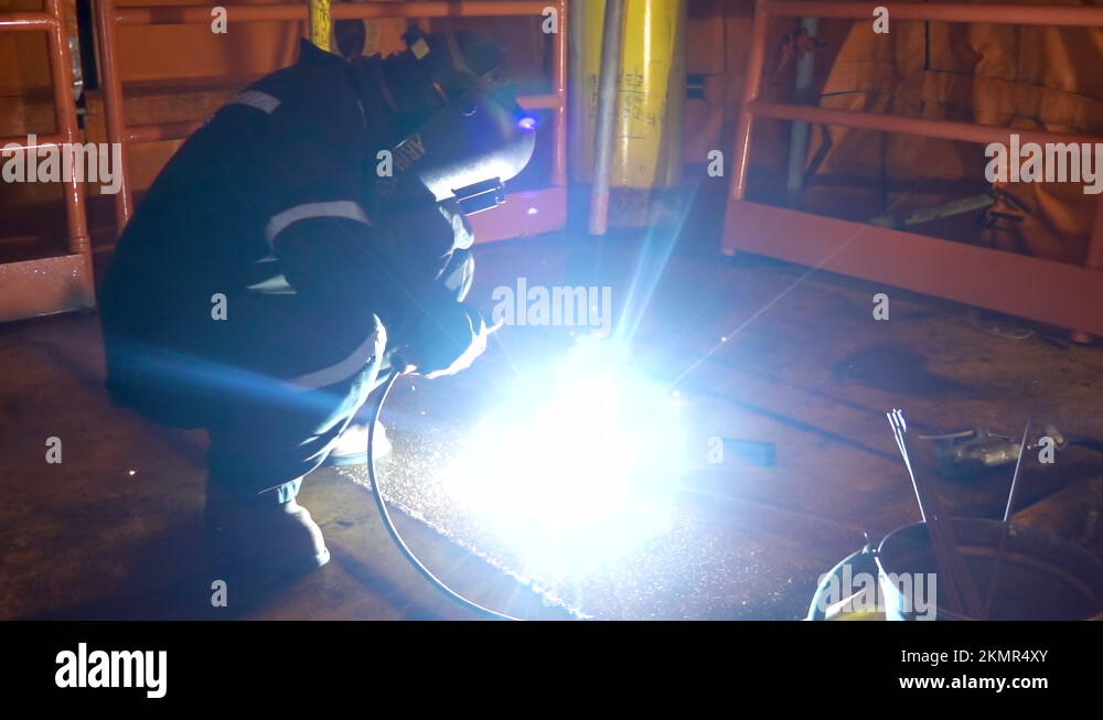 Compensation plate Stock Videos & Footage - HD and 4K Video Clips - Alamy