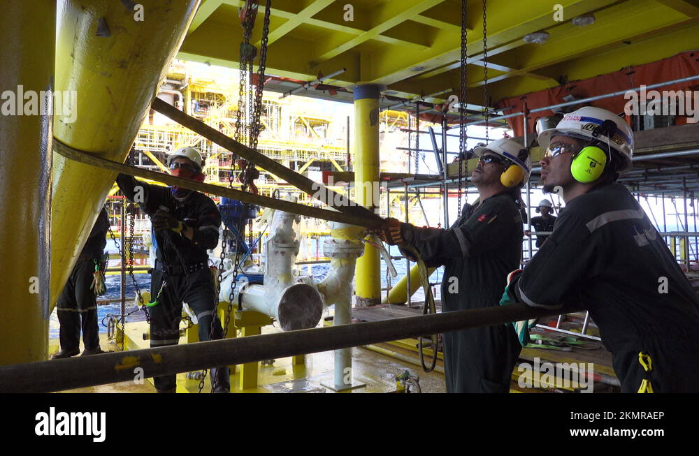 Rigging and lifting Stock Videos & Footage - HD and 4K Video Clips - Alamy