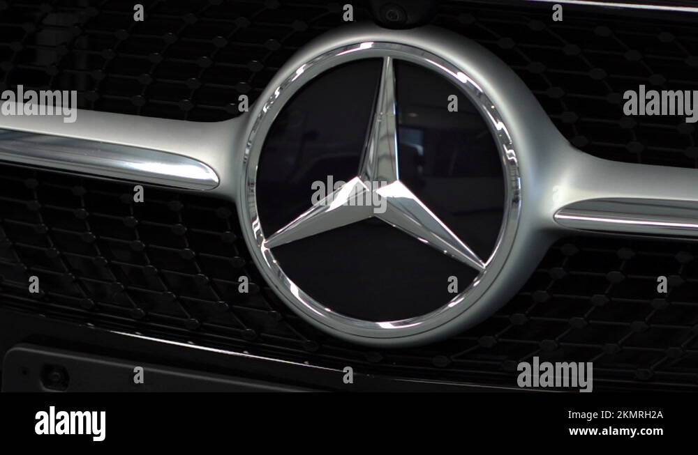 Mercedes badge logo Stock Videos & Footage - HD and 4K Video Clips - Alamy